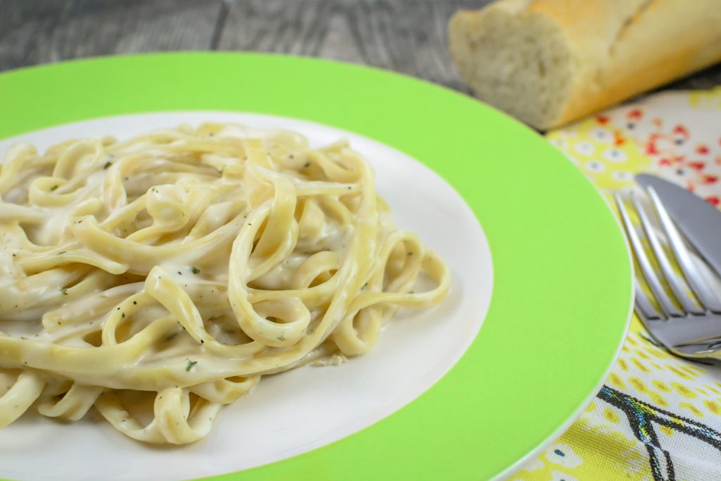 Creamy Fettuccine Alfredo - Peppers & Pennies
